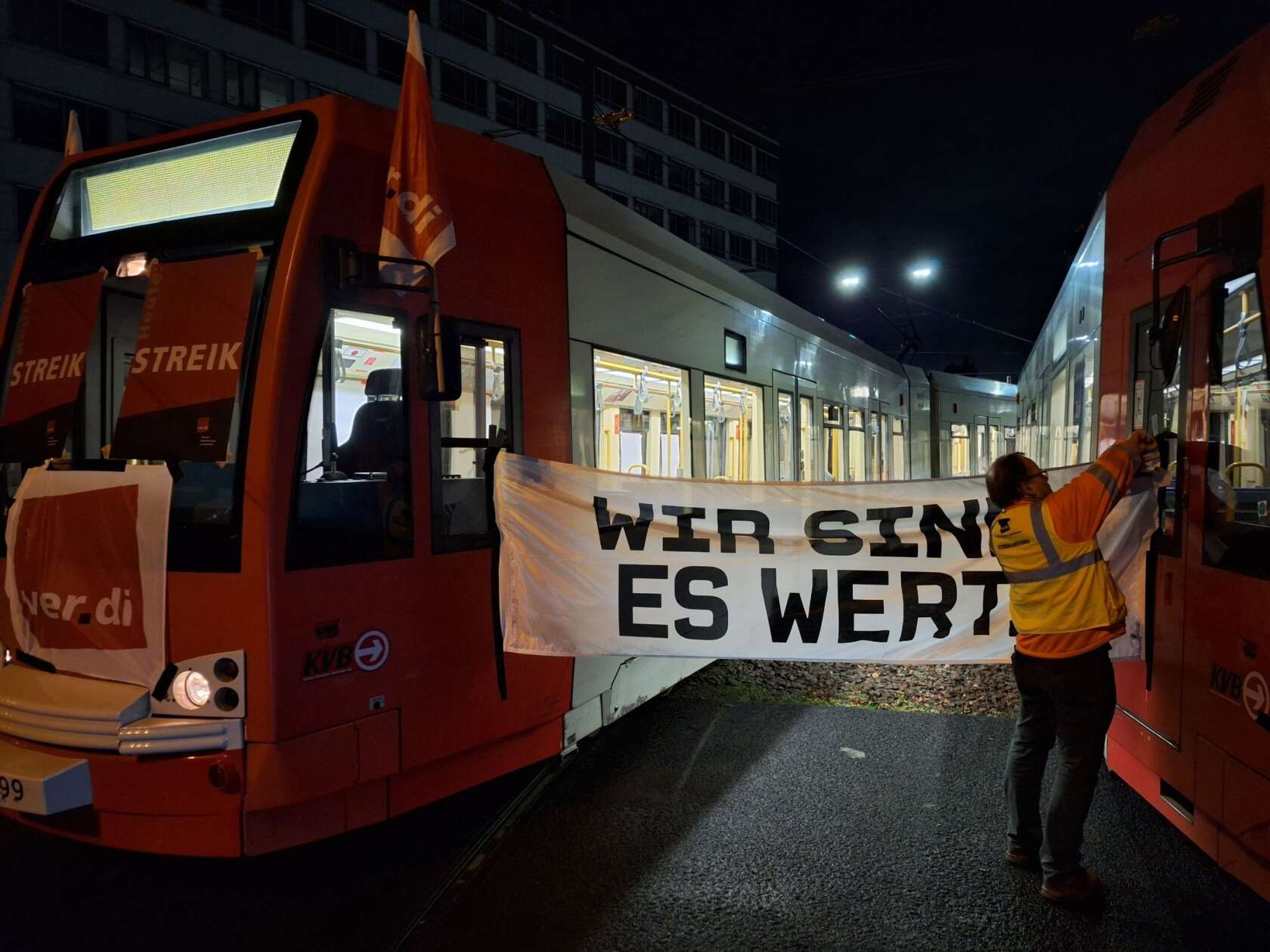 Nahverkehr-Warnstreik endet in der Nacht zu Freitag Nahverkehr-Warnstreik endet in der Nacht zu Freitag